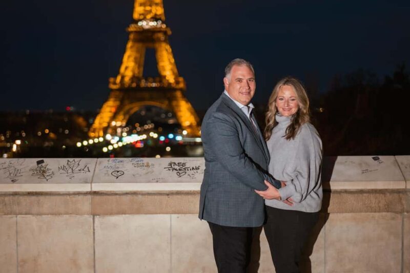 Paris photographer 1 hour near the Eiffel Tower or in Paris - Practical Tips for Booking and Preparing