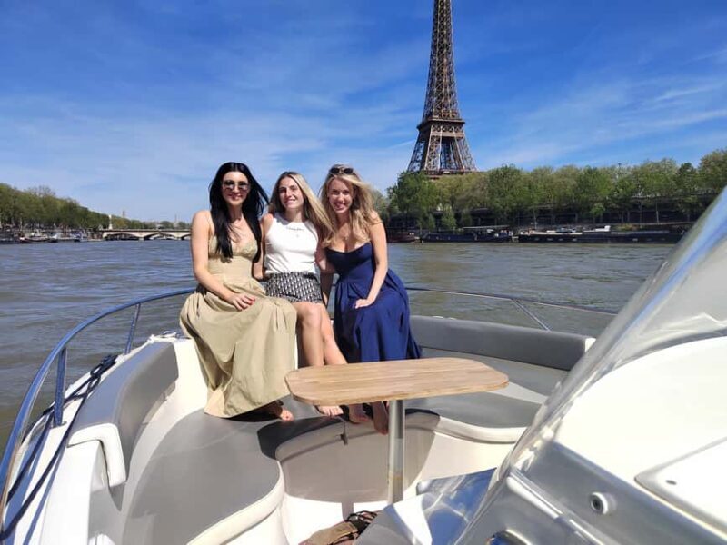 Paris: Private Boat Cruise on Seine River - Unique Aspects and Guest Experiences