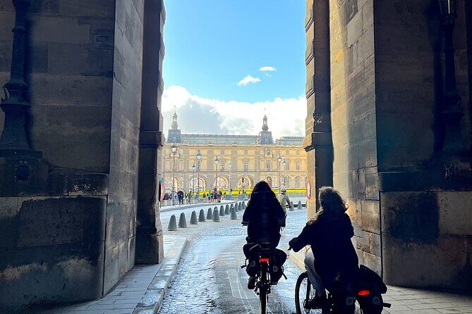 Paris : Private electric bike tour with wine and cheese tasting - Who Should Book This?