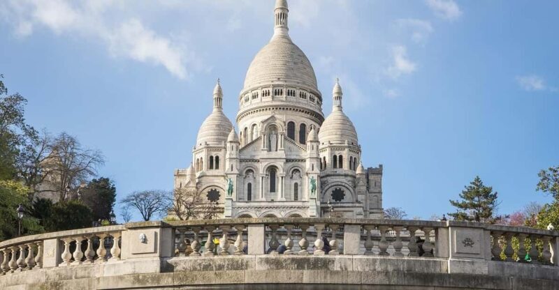 Paris : Private Montmartre highlights Walking Tour - A Deep Dive into the Montmartre Experience