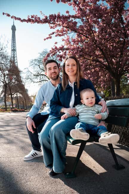 Paris: Private Photoshoot near any chosen Landmark - Key Points