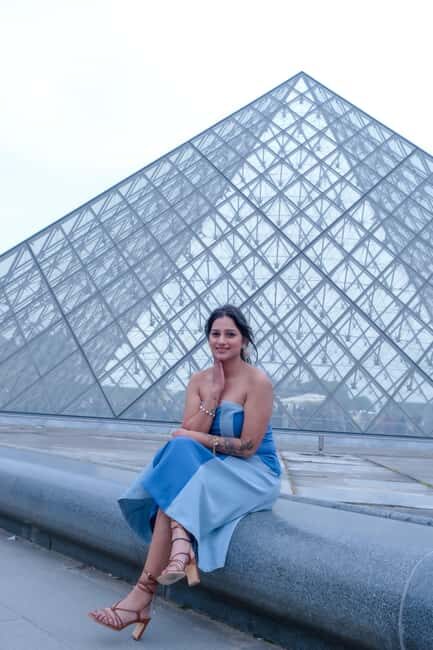 Paris: Private Photoshoot Outside the Louvre Museum - Key Points