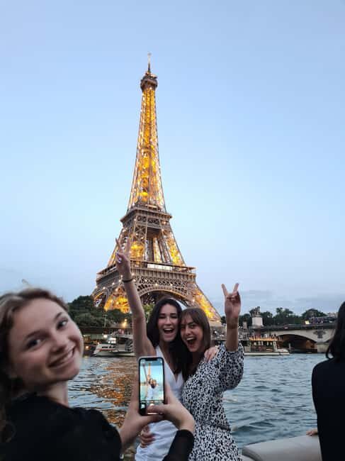 Paris: Private pontoon boat cruise on the Seine - Key Points