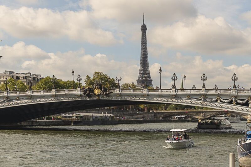 Paris: Private Seine River Cruise - A Deep Dive into the Seine: What You Can Expect