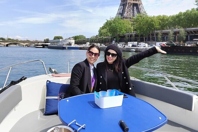 Paris Private Seine River Cruise with your Captain Guide - An Overview of the Experience
