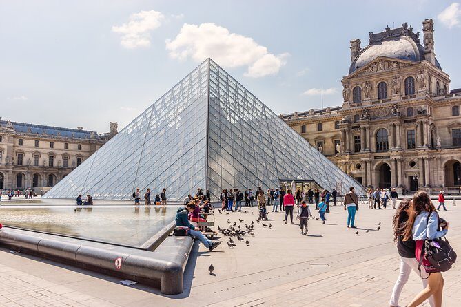 Paris Private Tour: Highlights, Top Quarters & Eiffel Tower - Frequently Asked Questions
