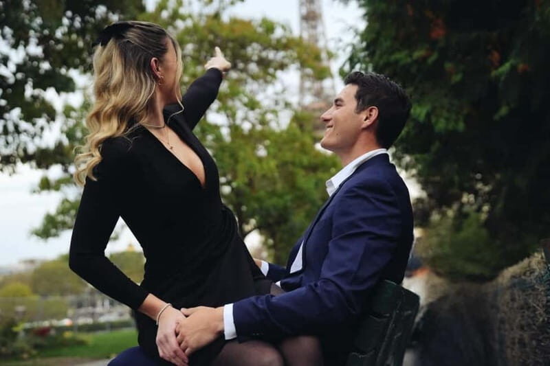 Paris: Professional Photoshoot by the Eiffel Tower - An In-Depth Look at the Eiffel Tower Photoshoot Experience