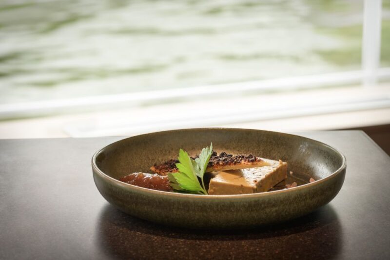 Paris: Romantic Cruise with 3-course Dinner on Seine River - FAQ