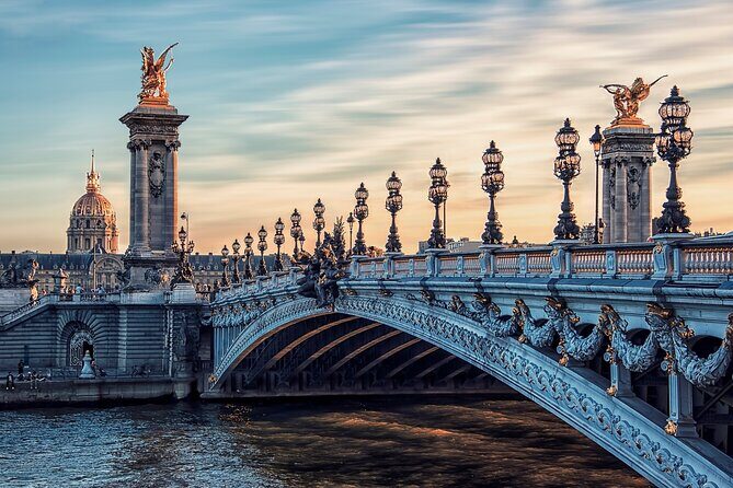 Paris Scavenger Hunt and Highlights Self-Guided Tour - Key Points