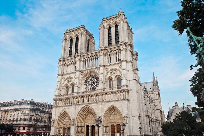Paris Scavenger Hunt and Highlights Self-Guided Tour - The Sum Up