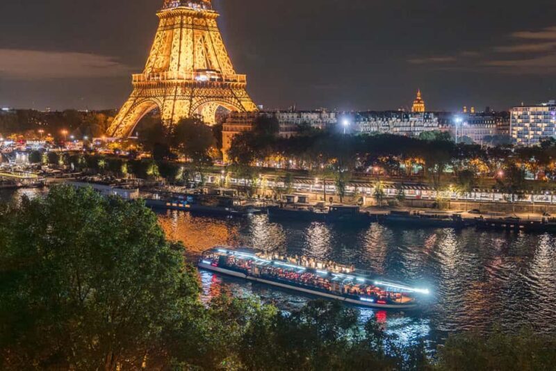 Paris : Scenic Cruise on the Seine River with Champagne - Duration and Flexibility