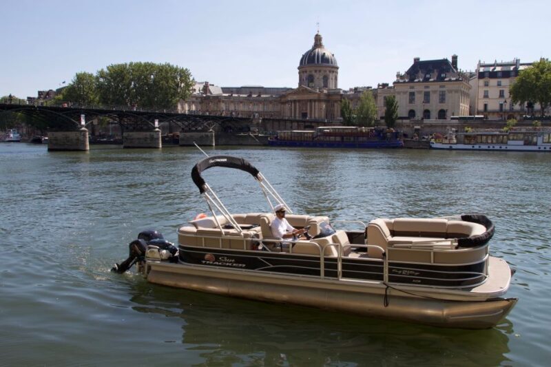 Paris: Seine River Private Guided Pontoon Boat Cruise - FAQ