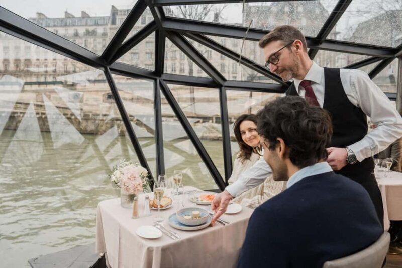 Paris: Sightseeing Cruise on the Seine with 3-Course Lunch - Convenient Location and Easy Access