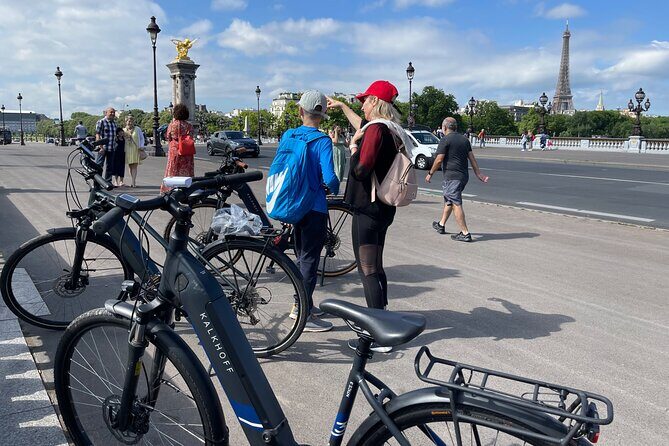 Paris: Small Group Highlights E-Bike Guided Tour - Key Points