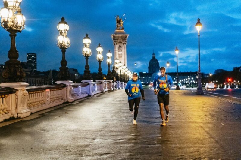 Paris: Sunrise Running and Sightseeing Group Tour - The Itinerary Breakdown