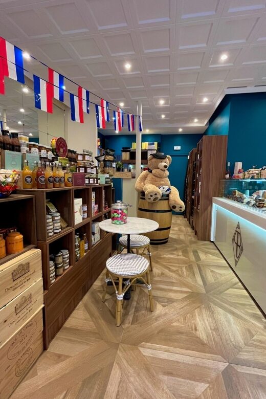 Paris: Tasting of 3 Wine and 3 Cheese - Is It Worth the Price?