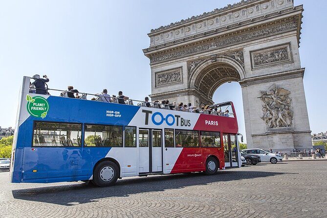 Paris Tootbus Discovery by Day and by Night Routes - An Honest Breakdown of the Paris Tootbus Discovery Tour