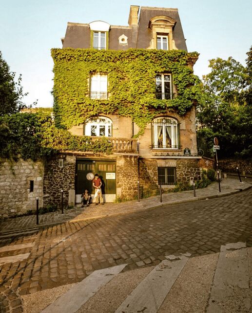 Paris :Tour 2CV Paris Secret - Who is This Tour Best Suited For?
