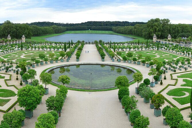 Paris Versailles Guided Tour with Gardens & Trianon Access - Key Points