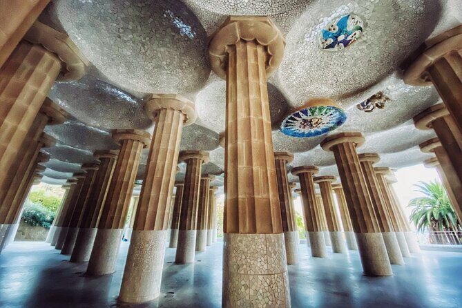 Park Guell Guided Tour in Barcelona with Entry - Scenic Views and Photo Opportunities
