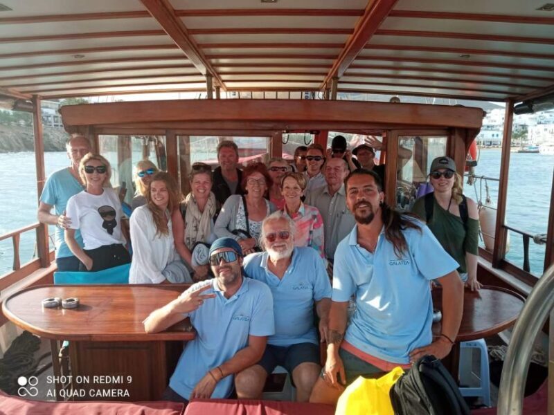 Paros: Traditional Gulet Shared or Private Island Cruise - The Crew and Service