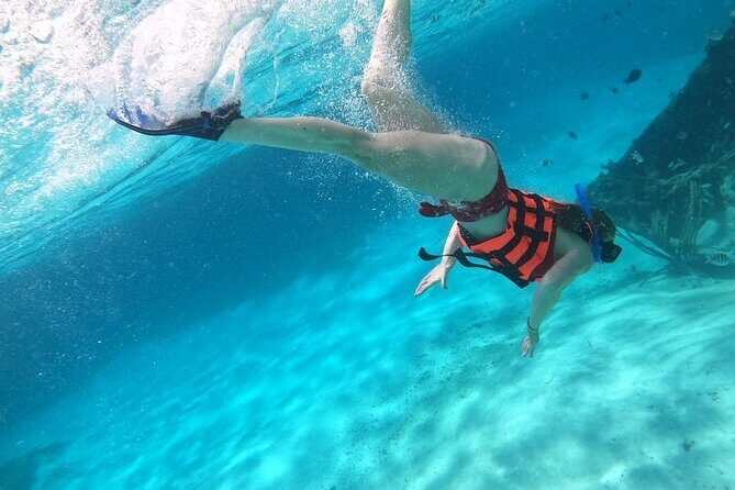 Party at Sea Private Catamaran Tour with Music and Drinks - The Ambiance: Music, Drinks, and Vibe