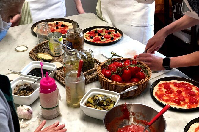 Pasta and Pizza cooking class in Cortona - Key Points