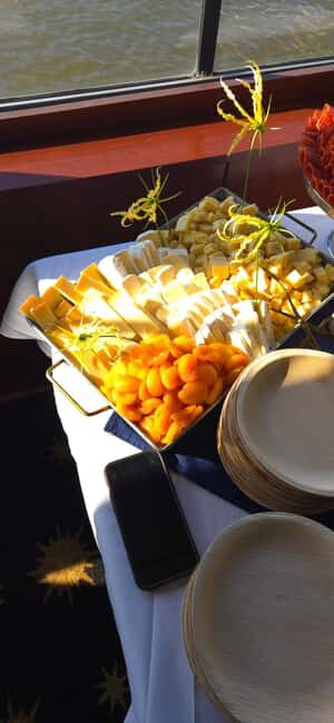 Peekskill: Fall Foliage Brunch Cruise - Key Points