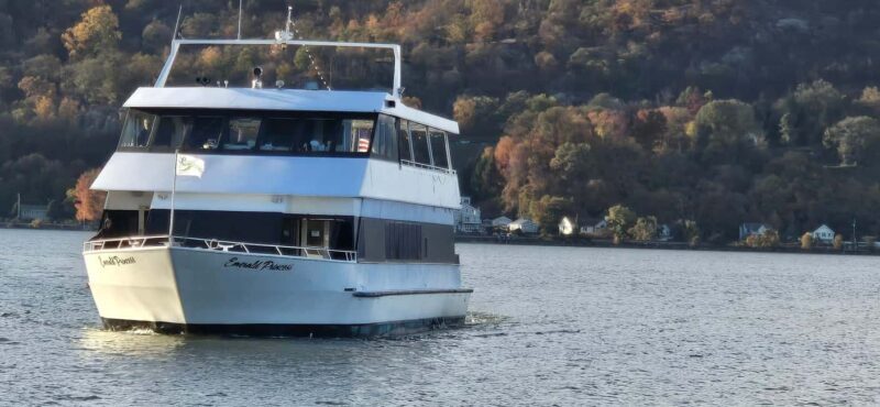Peekskill: Fall Foliage Brunch Cruise - The Value of the Experience