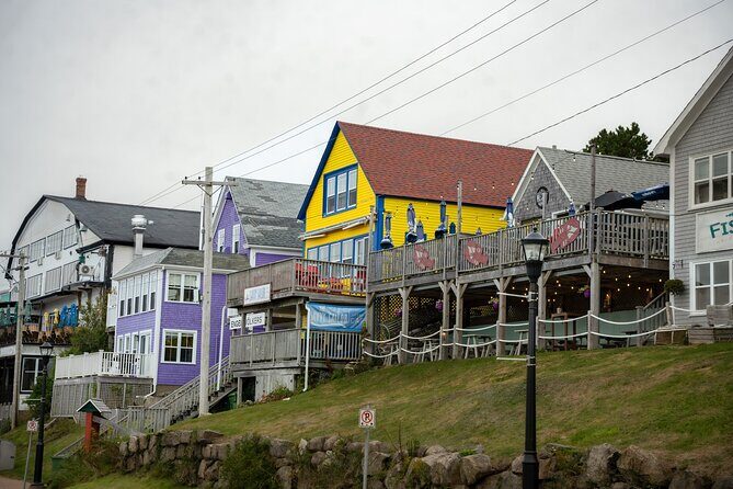 Peggy's Cove, Lunenburg and Titanic Cemetery Full Day Tour - FAQ