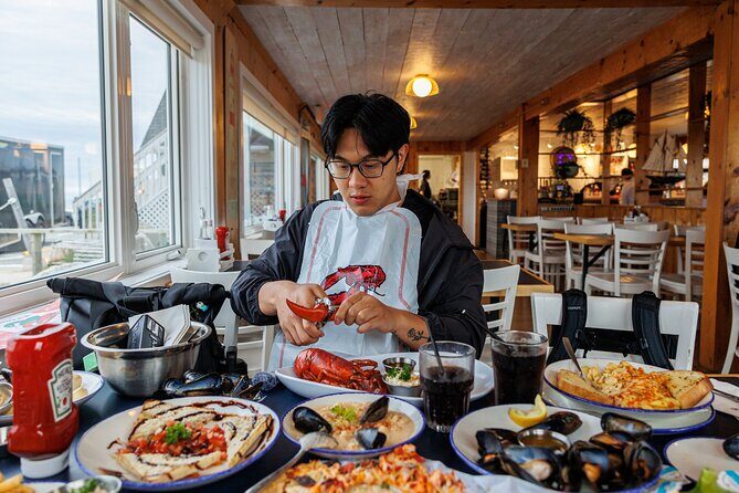 Peggy's Cove Sunset + Halifax Dinner Small Group Night Tour - FAQ