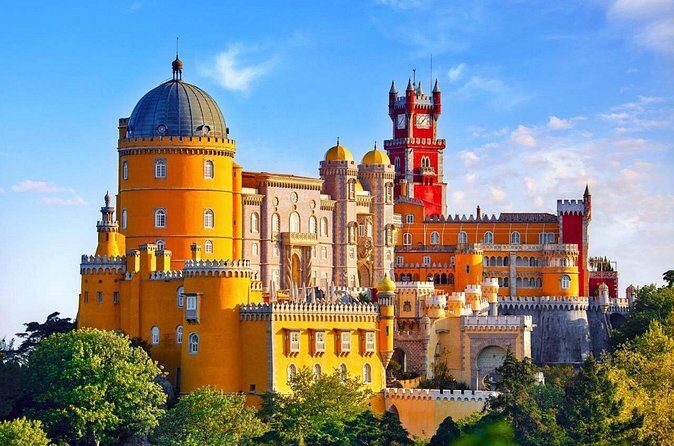 Pena Palace, Sintra, Roca Cape & Cascais on comfortable van - FAQs