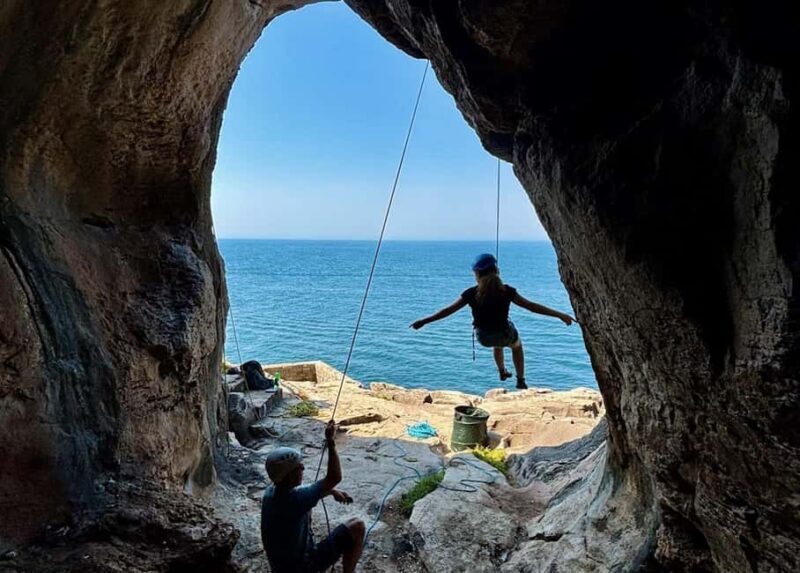 Peniche: Climbing on the beautiful cliffs by the sea. Certified guide. - An Overview of the Peniche Climbing Experience