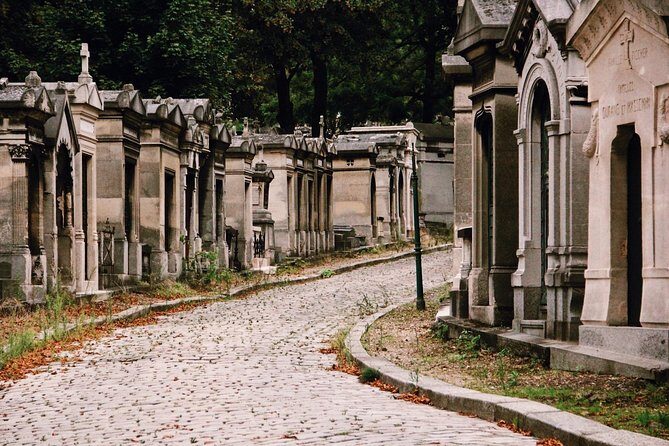 Père Lachaise Cemetery Walking Tour - Semi-Private 12ppl Max - Key Points