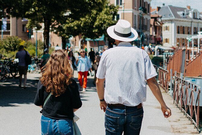 Pérouges & Annecy Private Day Trip with Food Tasting from Lyon - Exploring the Itinerary in Detail