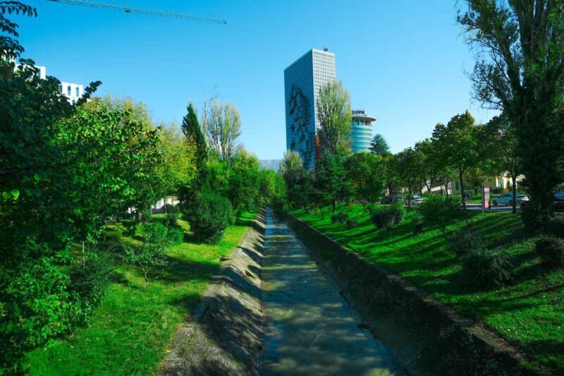 Personal photographer in Tirana (book a day in advance!) - A Closer Look at the Tirana Photography Tour  