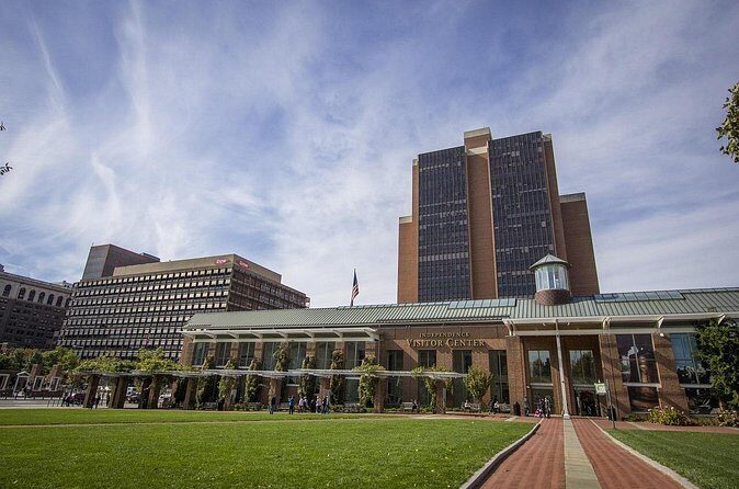 Philadelphia Murder Mystery Ben Franklin Self-Guided Quest - The Fashion District Mall & Declaration House