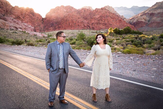 Photo Shoot at Red Rock Canyon in Calico Basin - What Makes This Experience Stand Out?