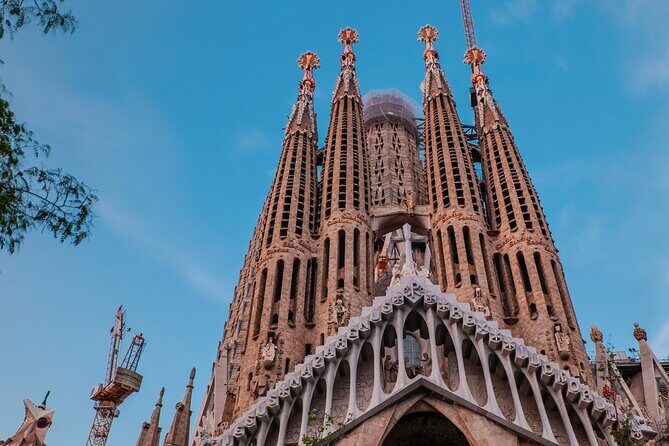 Photo Walking Tour Sagrada Familia and Gaudí in Barcelona - Frequently Asked Questions