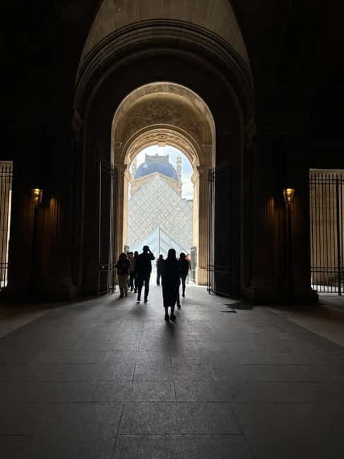 Photo Workshop in Paris sightseeing Notre Dame and Louvre - Why This Tour Works Well