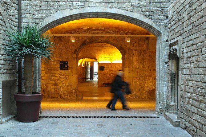 Picasso Small Group Walking Tour with Museum Skip the Line Ticket - FAQs