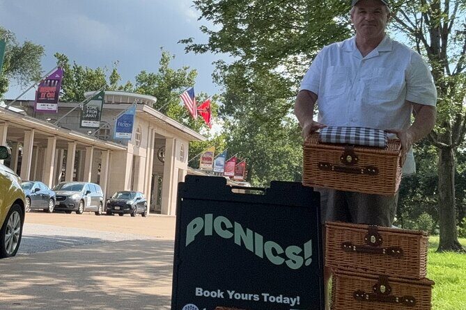 Picnic for 2-3 in Forest Park: 3-4 Restaurants in Every Basket! - A Delicious Way to Experience Forest Park