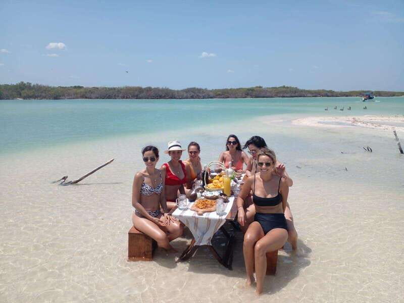 PICNIC ON A SANDBANK + KAYAK ADVENTURE FROM SISAL PUERTO - Key Points