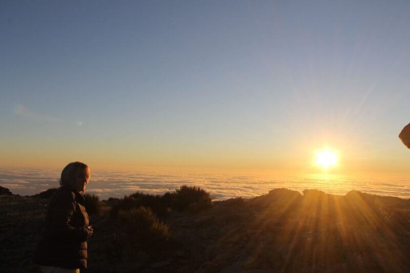 Pico do Arieiro: Private 4x4 Sunrise Trip with Hot Drinks - FAQ