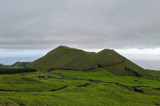 Pico Island lakes, craters & volcanic curiosities - Private tour - The Sum Up