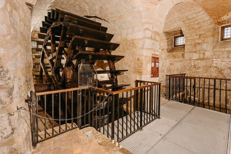 Pilsen: Historic Underground Tour with a Glass of Beer - What to Expect from the Pilsen Underground Tour