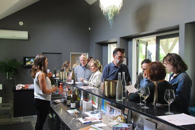 "Pinot to Palliser tour" - Guided tour to Cape Palliser vith lunch + winetasting - The Sum Up