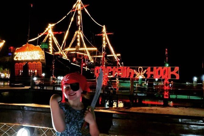 Pirate Show in Cancun! Dinner & drinks - What to Expect from the Pirate Show in Cancun