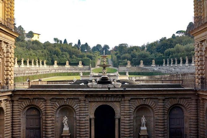 Pitti Palace - Private Tour At Galleria Palatina Incl. Tkts To Boboli Gardens - Detailed Breakdown of the Tour Experience