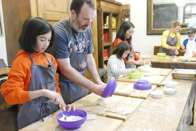 Pizza & Gelato Making Class in Oltrarno with Eating Europe - Guides and Teaching Style